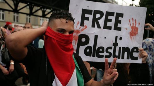 A story of red hands | Heilig schräg